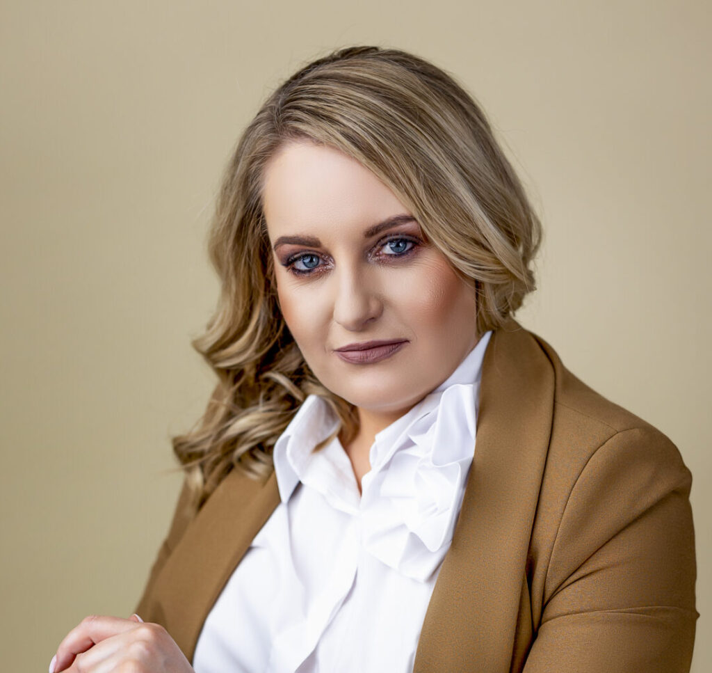 Reklama mentalna. Nowe spojrzenie na social media i sprzedaż w branży ...